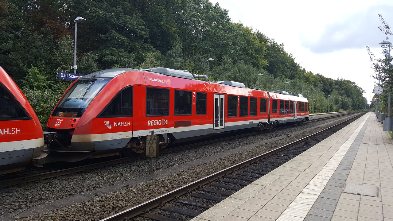 Geležinkelis,traukinys,transporto sistema,kelionė,lenktynių trasa ...